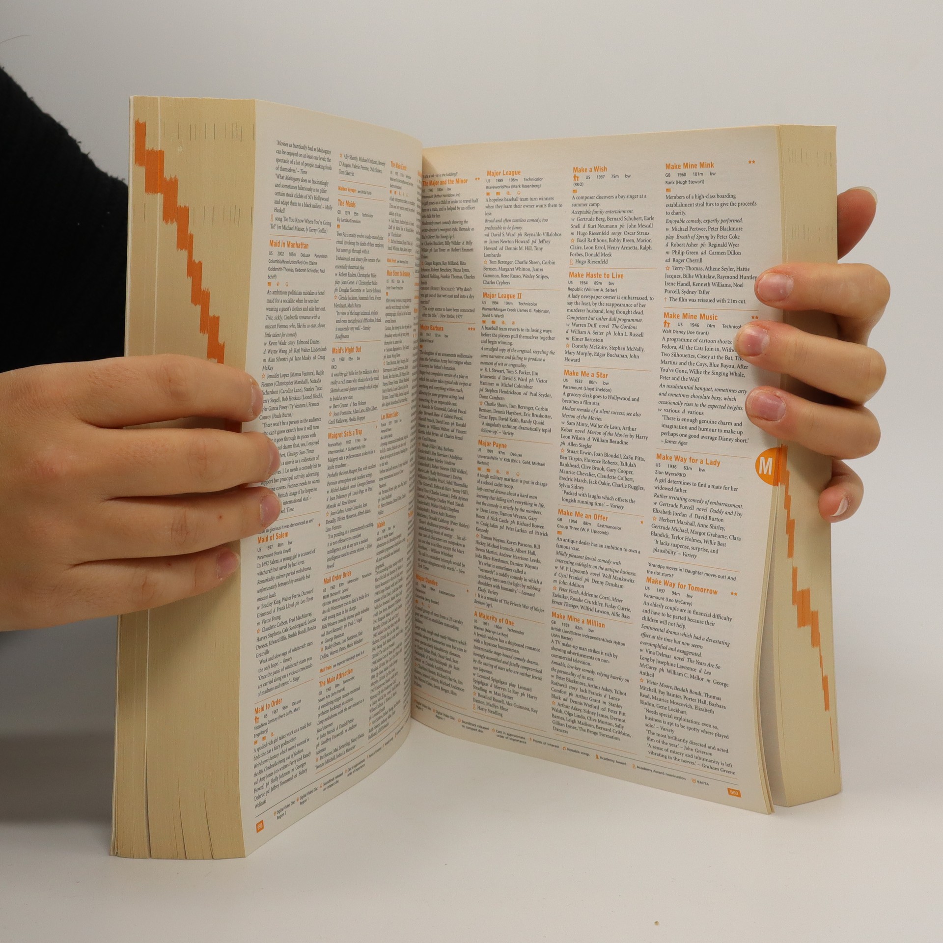 Halliwell's film, video & DVD guide 2006 - Halliwell, Leslie - knihobot.cz