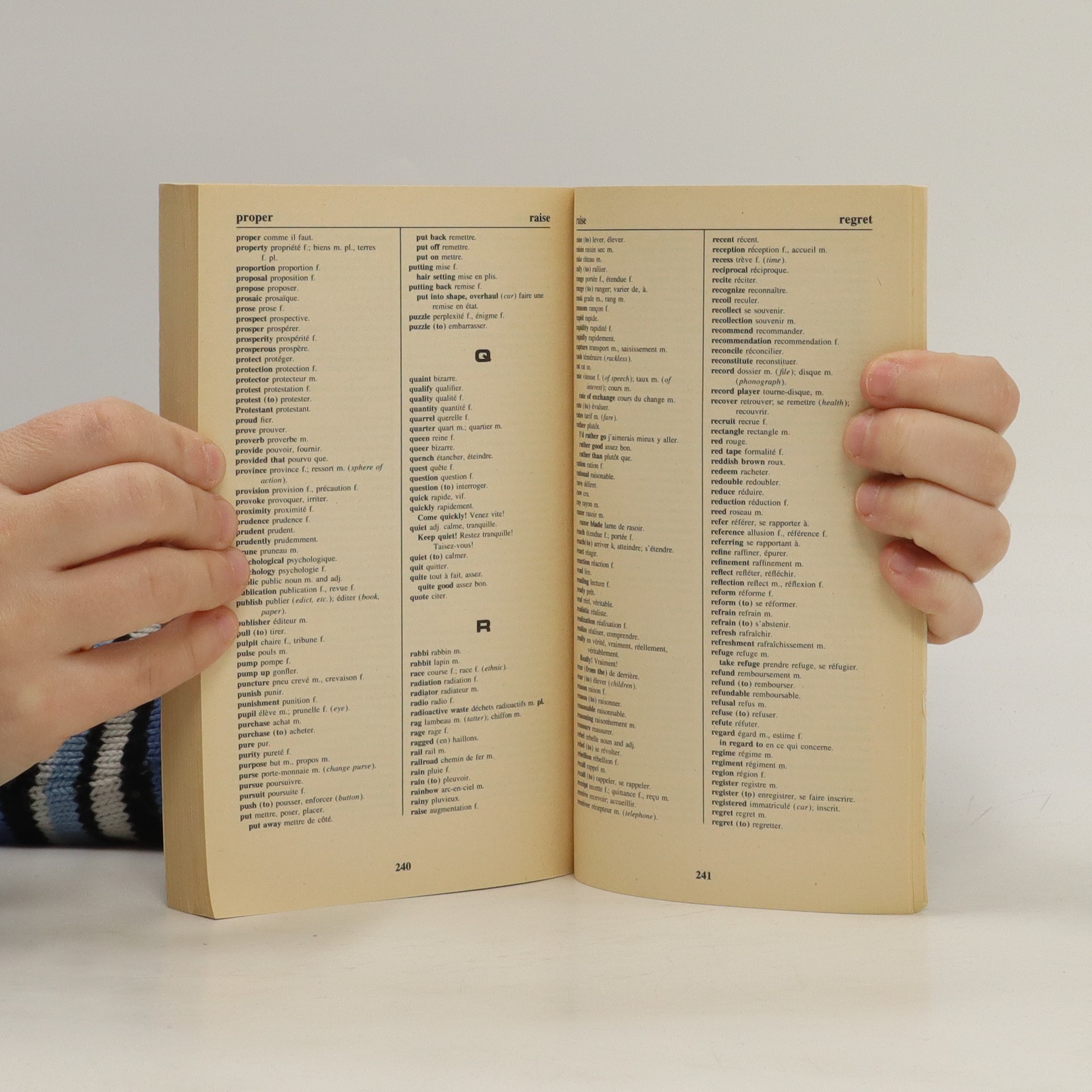 Living Language French Dictionary - Lazar, Liliane - knihobot.cz