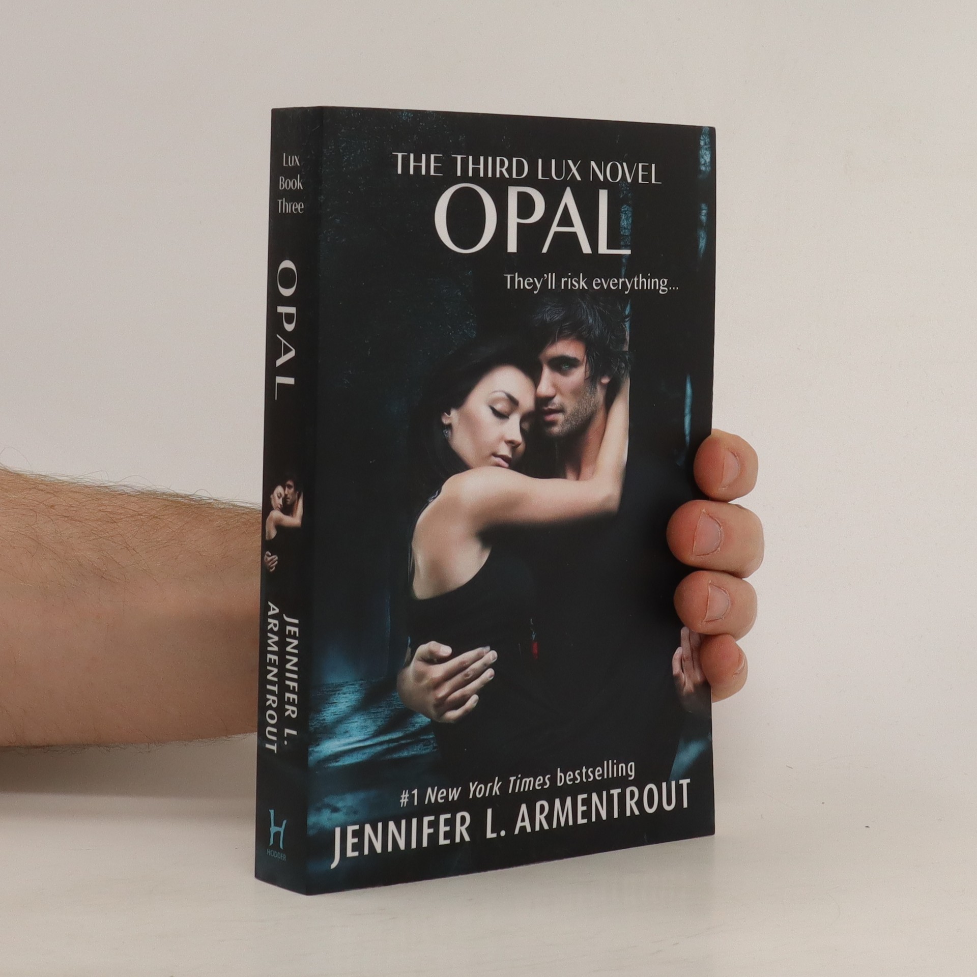 Opal - Armentrout, Jennifer L - knihobot.cz