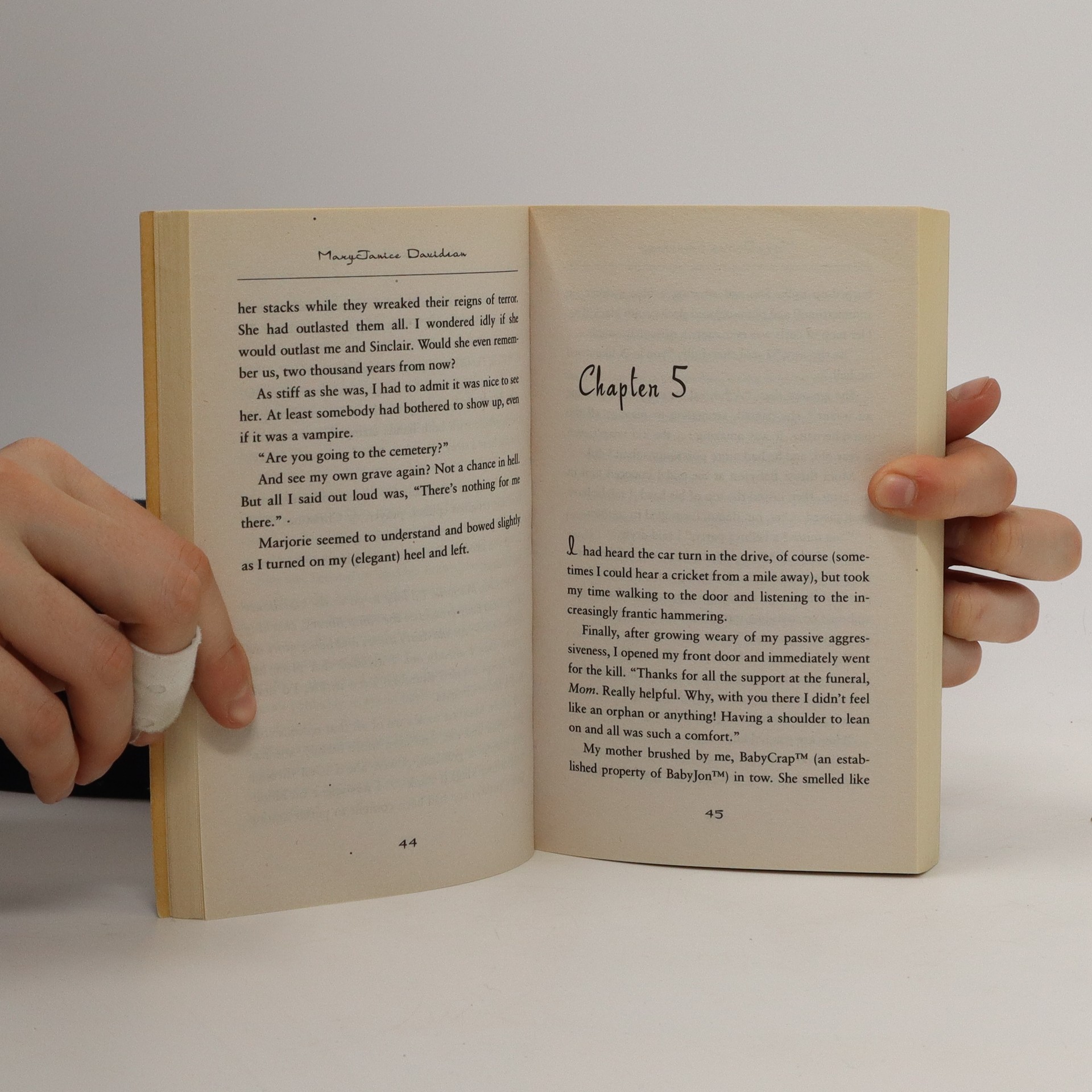 Undead and Uneasy - Davidson, Mary Janice - knihobot.sk