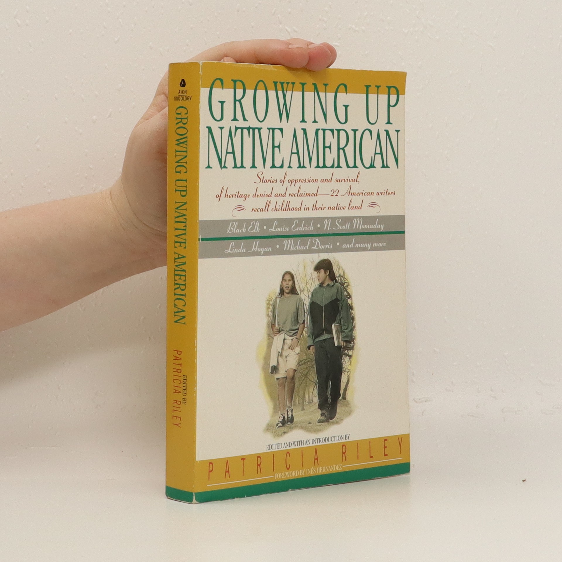 Growing up Native American - Riley, Patricia - knihobot.cz