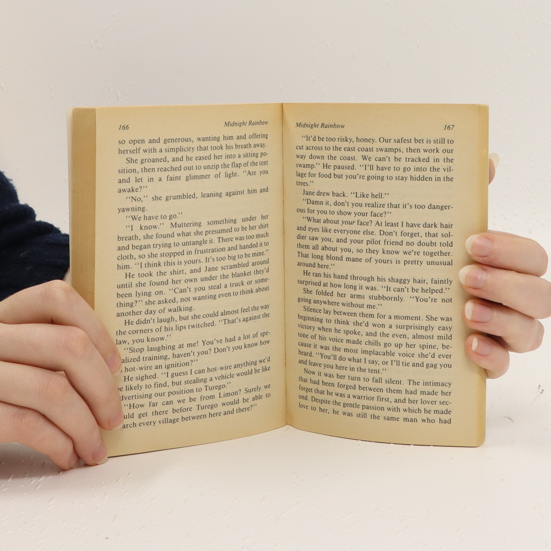 Midnight Rainbow - Howard, Linda - knihobot.cz